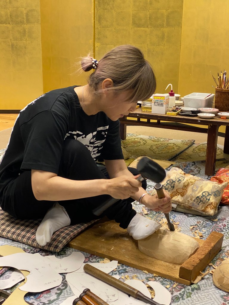 Noh mask carving | The International Noh Institute